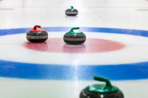 Alt du trenger å vite om vinteridretten curling - Veien til Helse